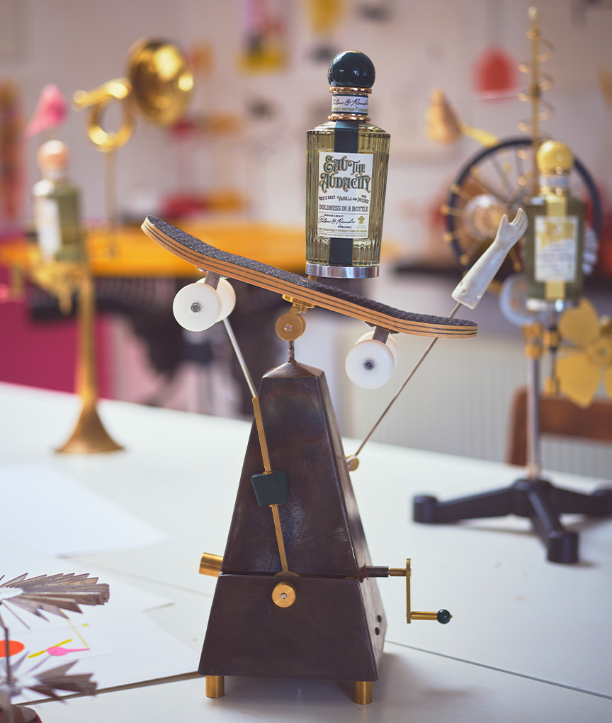 En coulisse : Les merveilleuses machines de Martin Smith | Penhaligon's